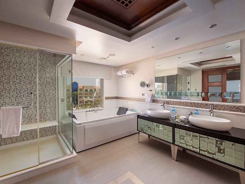 Premier Suite Prime Sea View and Pool View